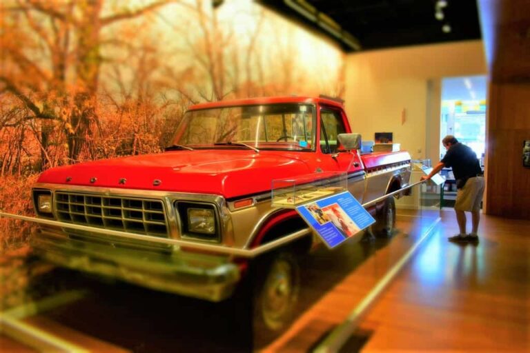 Walk Through Time - Walmart Museum - Our Changing Life